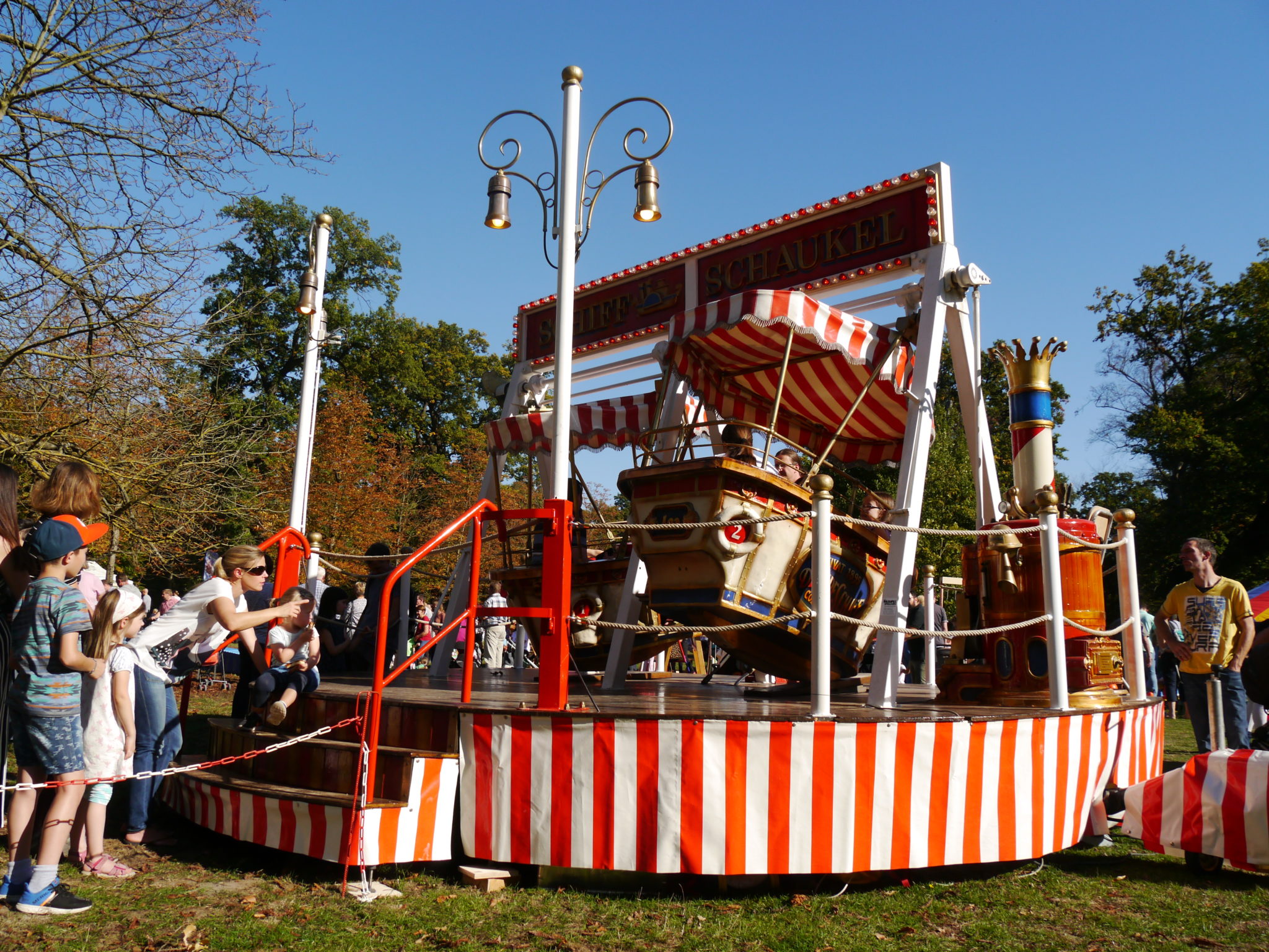 Dampf-Schiffschaukel - Rumpelspielchen Veranstaltungsservice