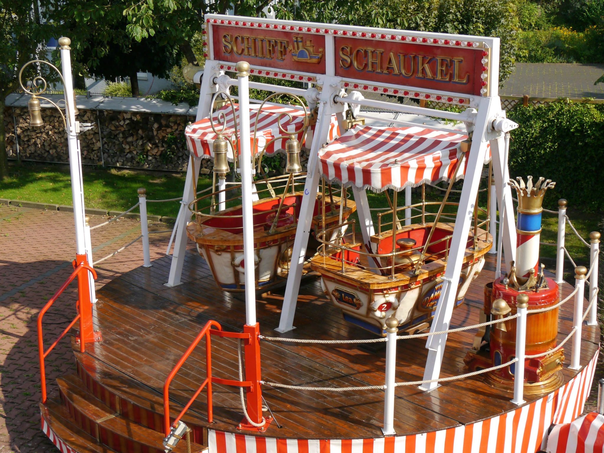 Dampf-Schiffschaukel - Rumpelspielchen Veranstaltungsservice
